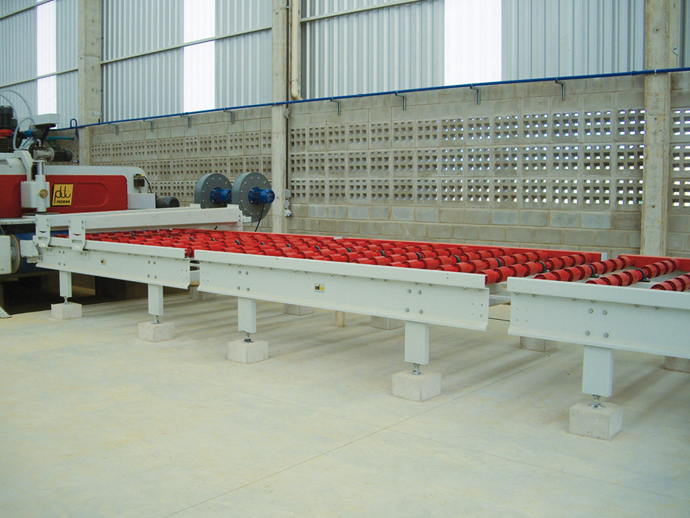 Roller benches for slabs B400